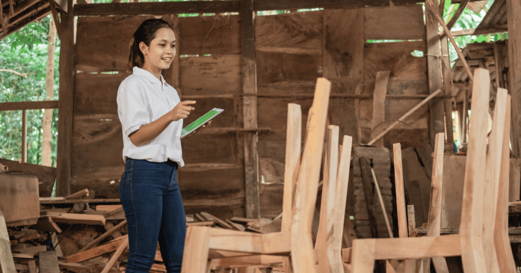 Best Teak Oil for a Natural Wood Finish (by TeakBook Team) 2024